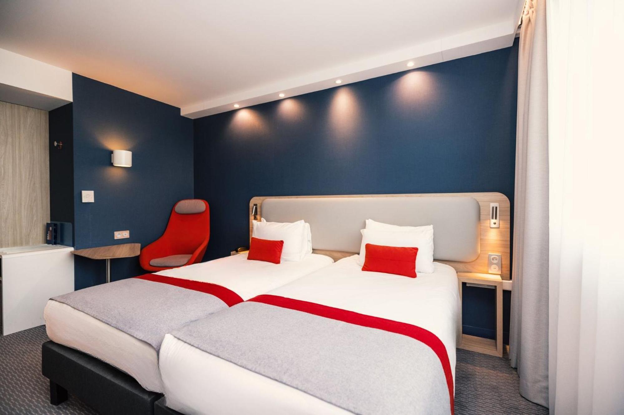 Hotel Inn Express - Paris - Cdg Airport By Ihg Roissy-en-France, France ...